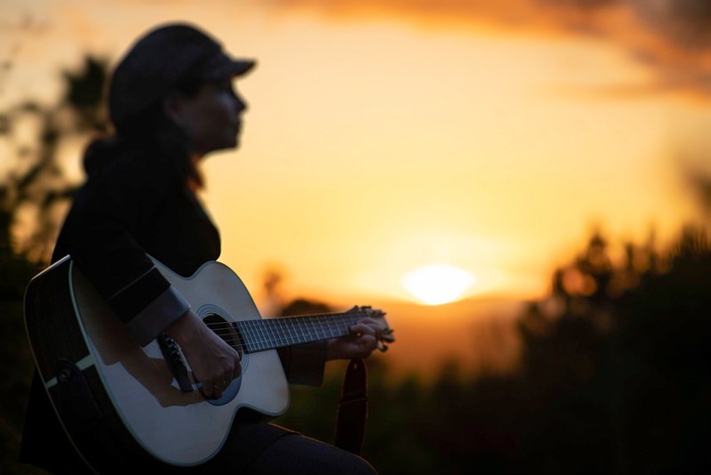 Maureen Toth | ReverbNation