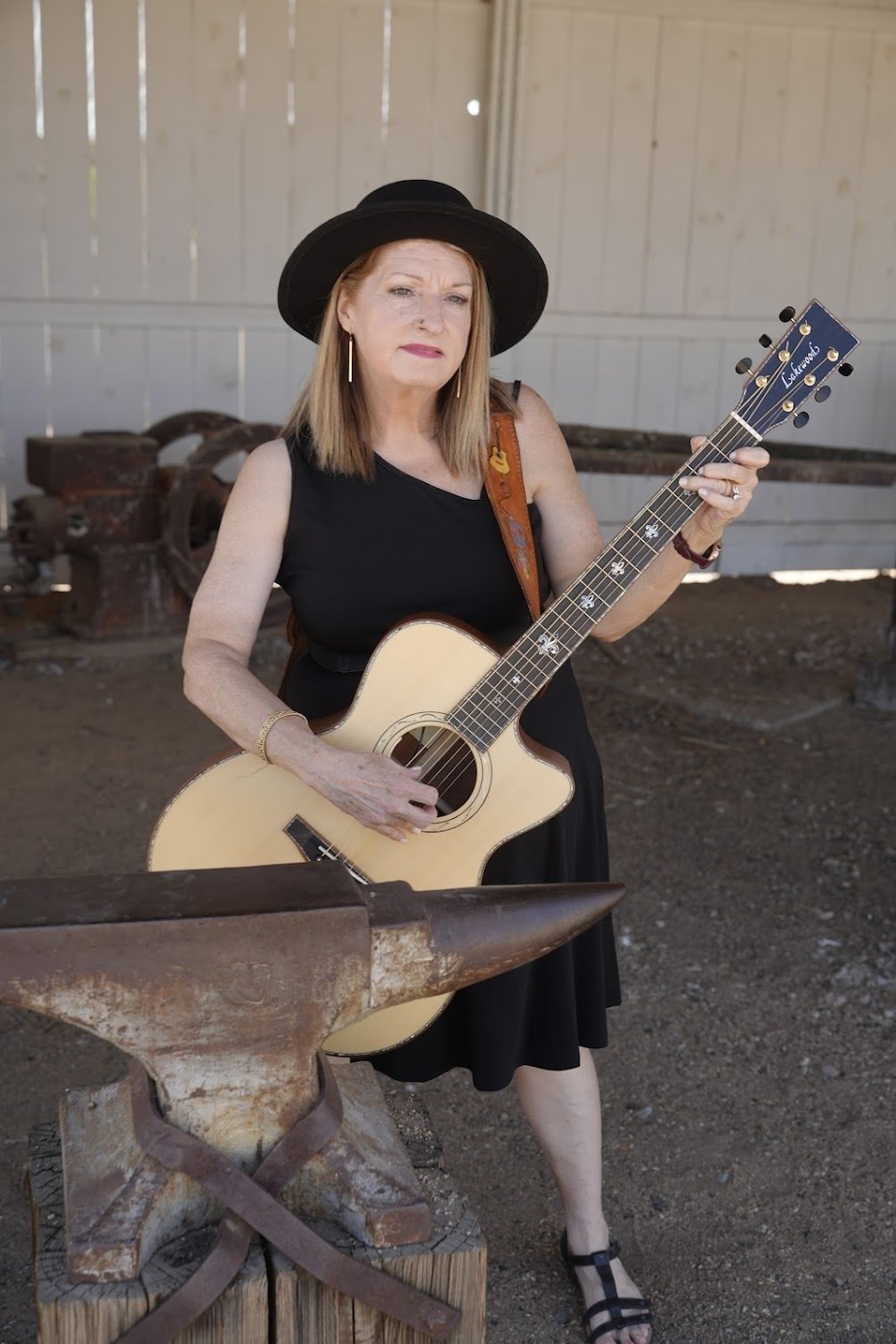 Sandy Hathaway | ReverbNation