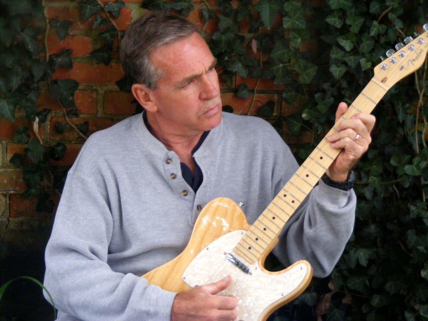 Doug Vickers | ReverbNation