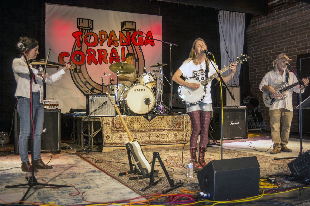 Jennifer Freedom & People of Earth | ReverbNation