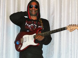 Danny Medeiros | ReverbNation