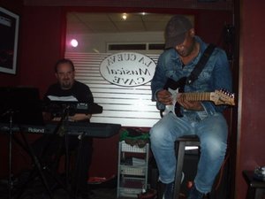 Danny Medeiros | ReverbNation